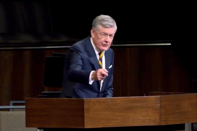 Steven Lawson Steps Down from OnePassion Ministries - Charisma Magazine ...