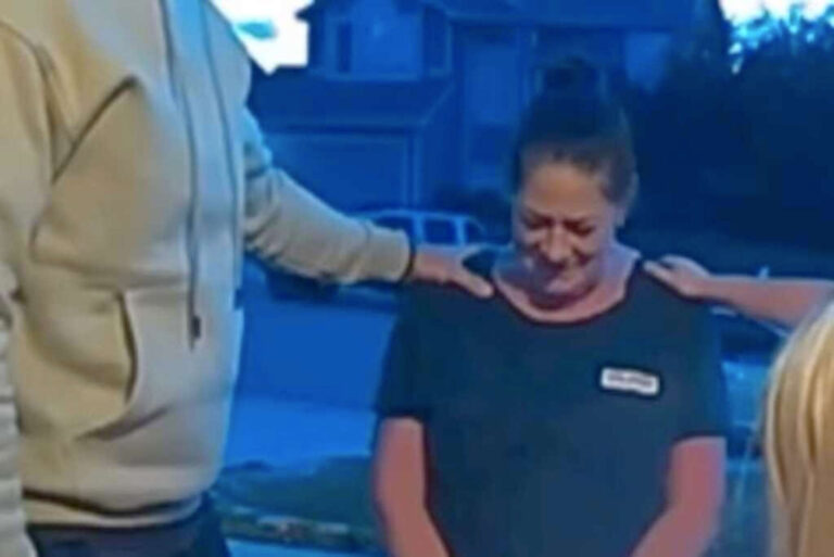 'Jesus Loves You': Pastor's Powerful Act After Delivery Woman Brings ...