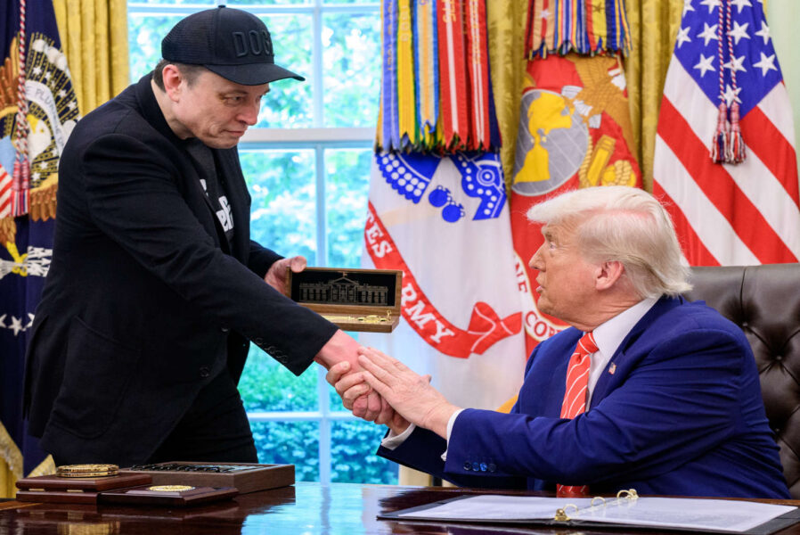 Trump and Elon Musk Reunite at Mar-a-Lago: Feud Over as Power Duo Hints ...
